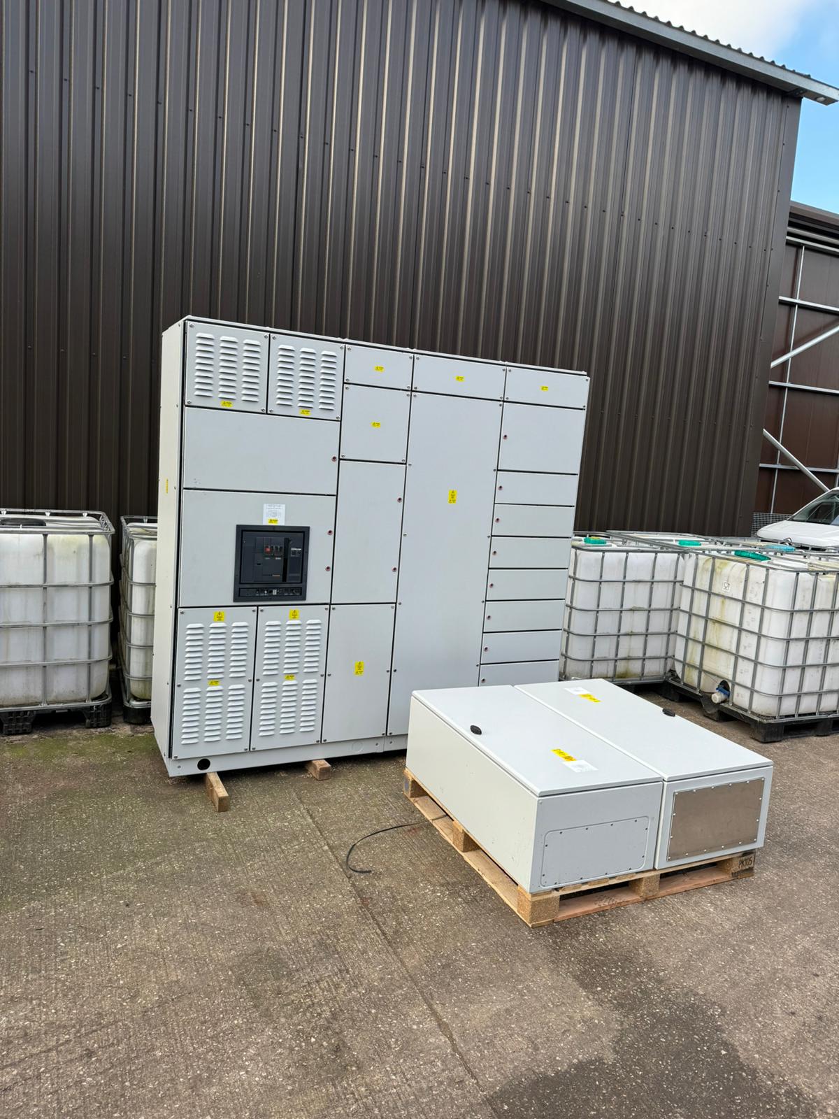 1600amp low voltage distribution board, with an additional 1600amp ...